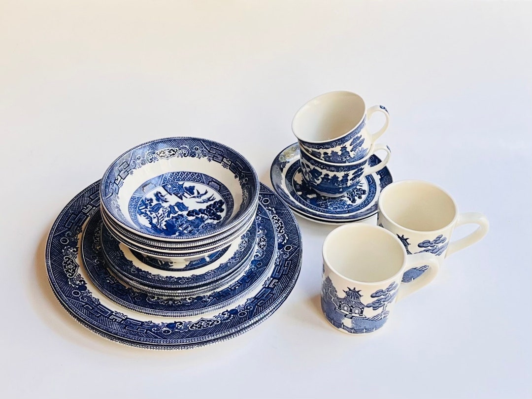 Willow Blue Johnson Bros England Ironstone Dinnerware Set of 18 ...