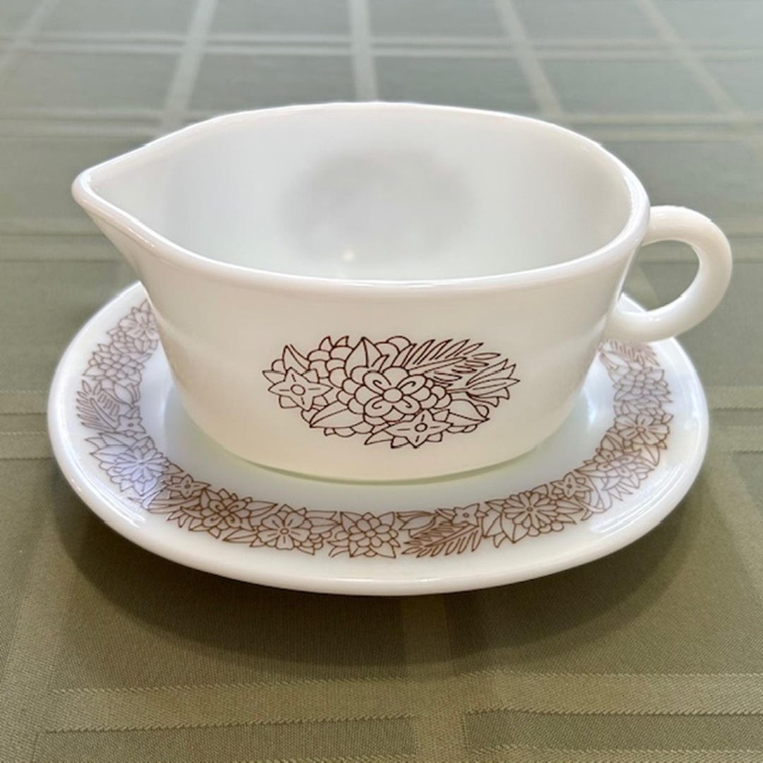MINT 70's Pyrex Woodland Gravy Boat and Underplate (77B & 77U), Matches ...