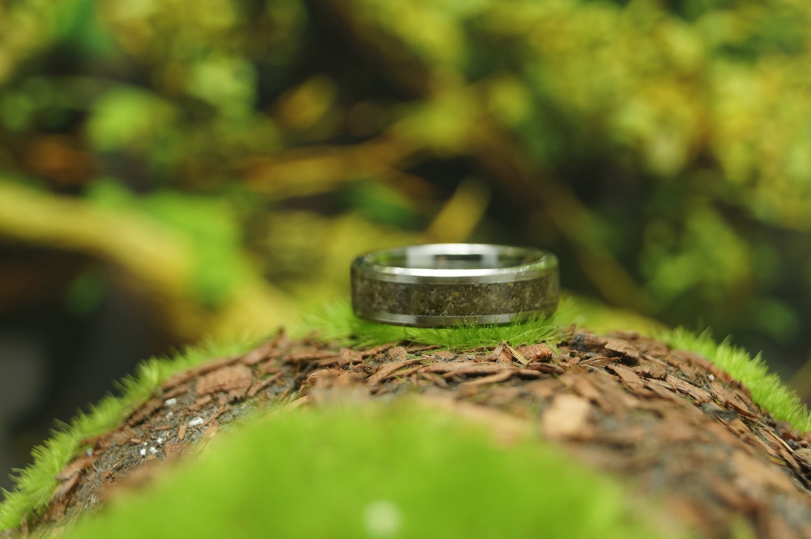 Blood Amber Inlay Tungsten Band 4 Mm 6 Mm or 8 Mm Wide Ring - Etsy UK