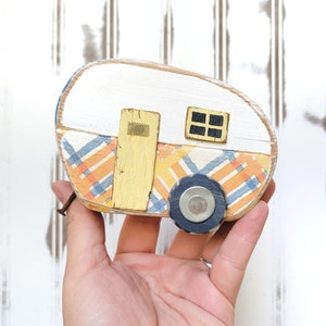 Mini Vintage Camper | Primitive Wood Camper Shelf Sitter | Cabin Camper ...