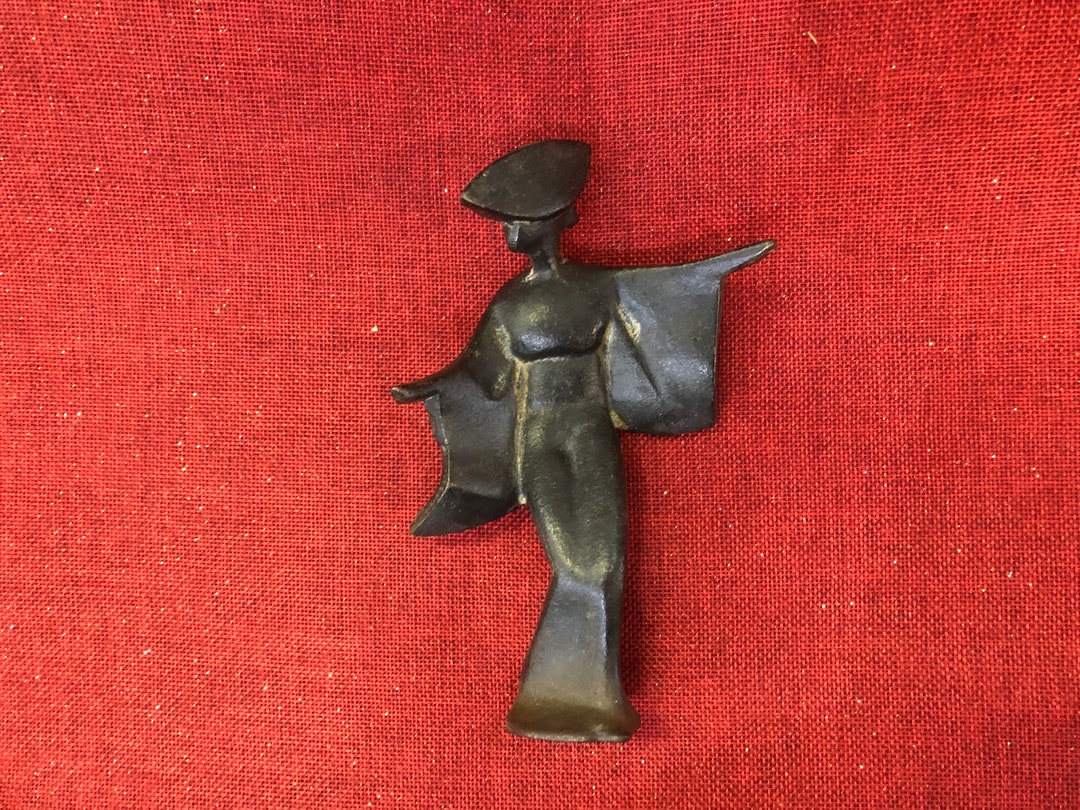 Cast Iron Geisha Figurine Mid-century Japanese Minimalist - Etsy