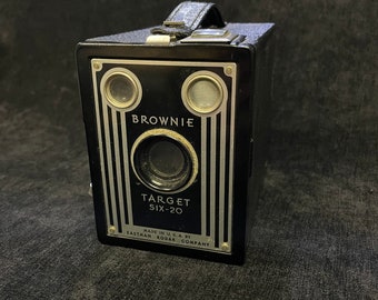 Vintage Brownie Target Six-16 Camera, Made in USA by Eastman Kodak ...