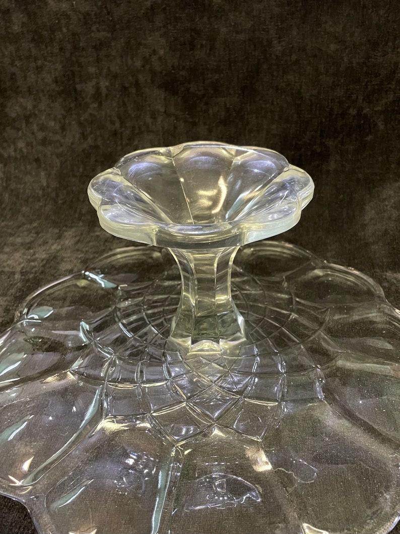 L.E. Smith Glass Cake Stand Petal Glass Georgian Honeycomb - Etsy