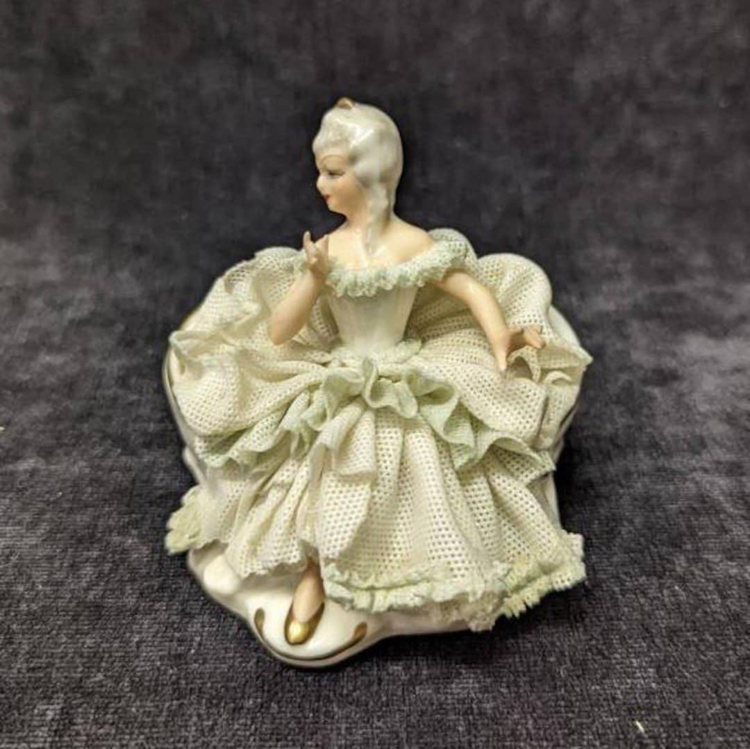 Dresden Sandizell Germany Porcelain Lace Figurine of Lady Sitting on ...
