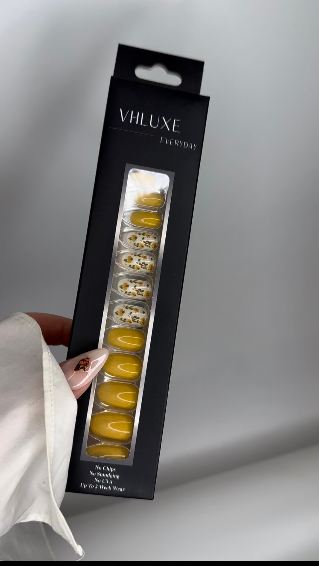Mustard Yellow Flower Short Oval Nails, Set of 24 Nails in 12 Sizes ...
