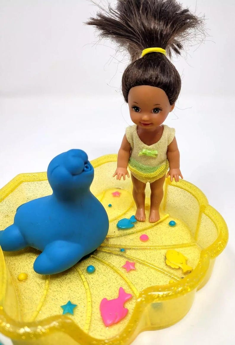 Kelly Pool Fun Marisa Doll Barbie Little Sister Playset 1996 - Yellow ...
