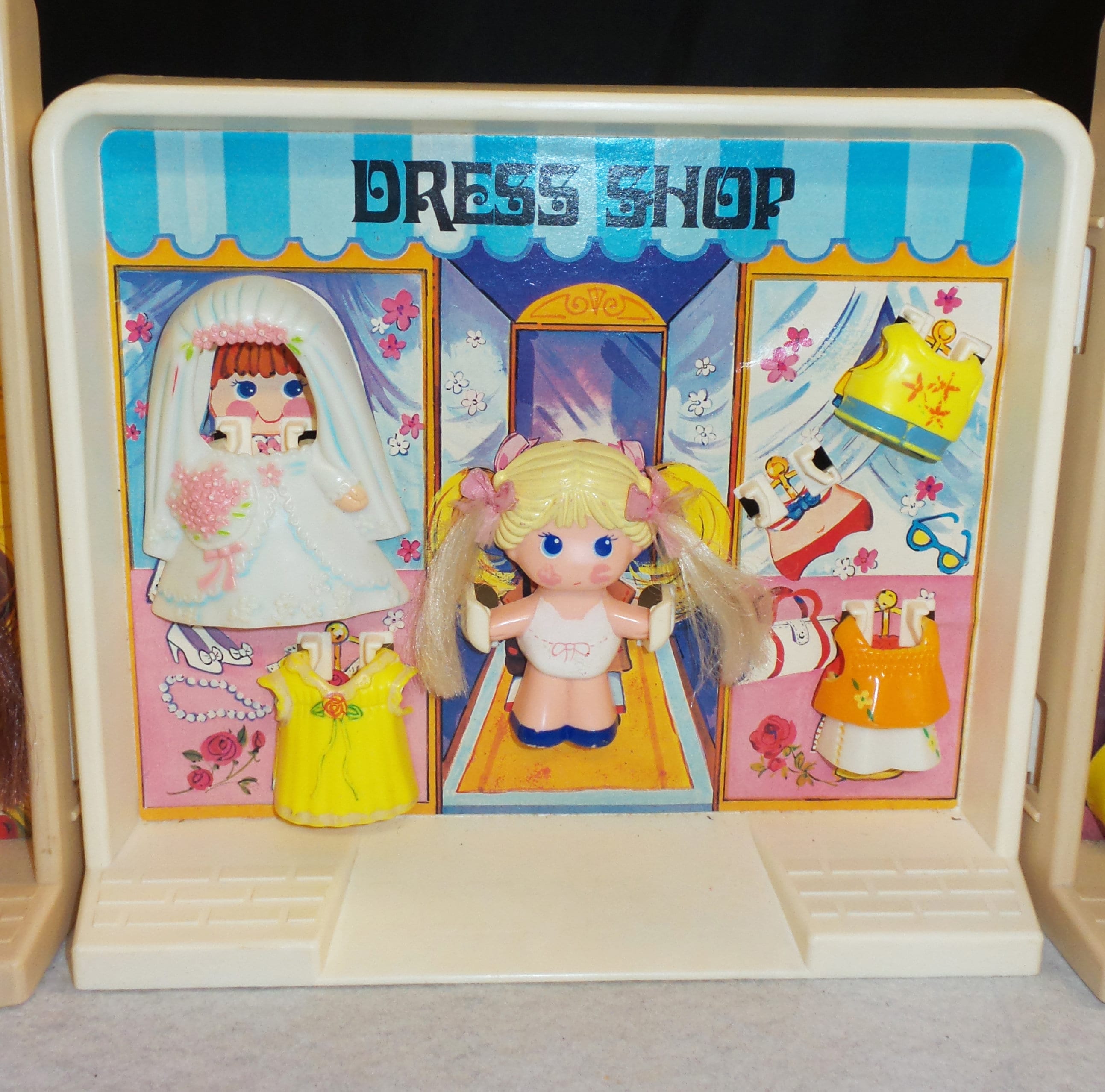 1979 Dolly Pops Poptown Playset W/ 3 Dolls and 10 Outfits - Etsy