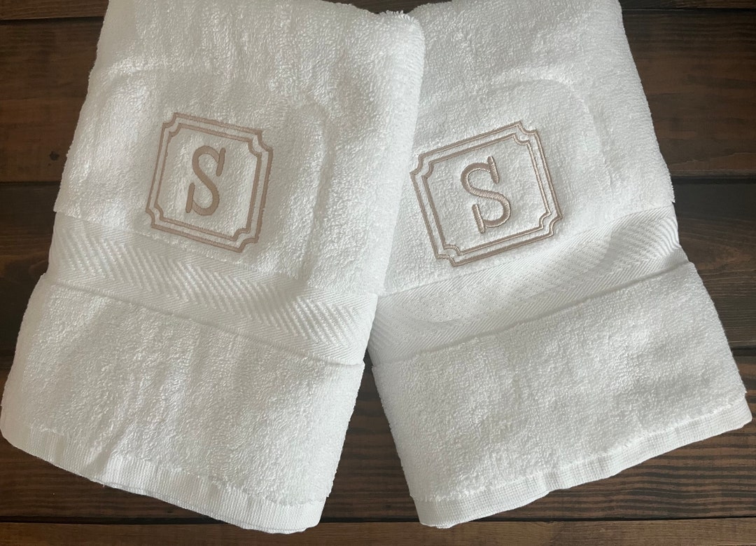 Monogrammed Bath Towel Set - Custom Embroidered 2 Piece Bath Towels ...