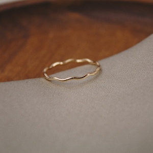 Minimalist Gold Wavy Ring, Dainty Stackable Ring, Simple Wave Band ...