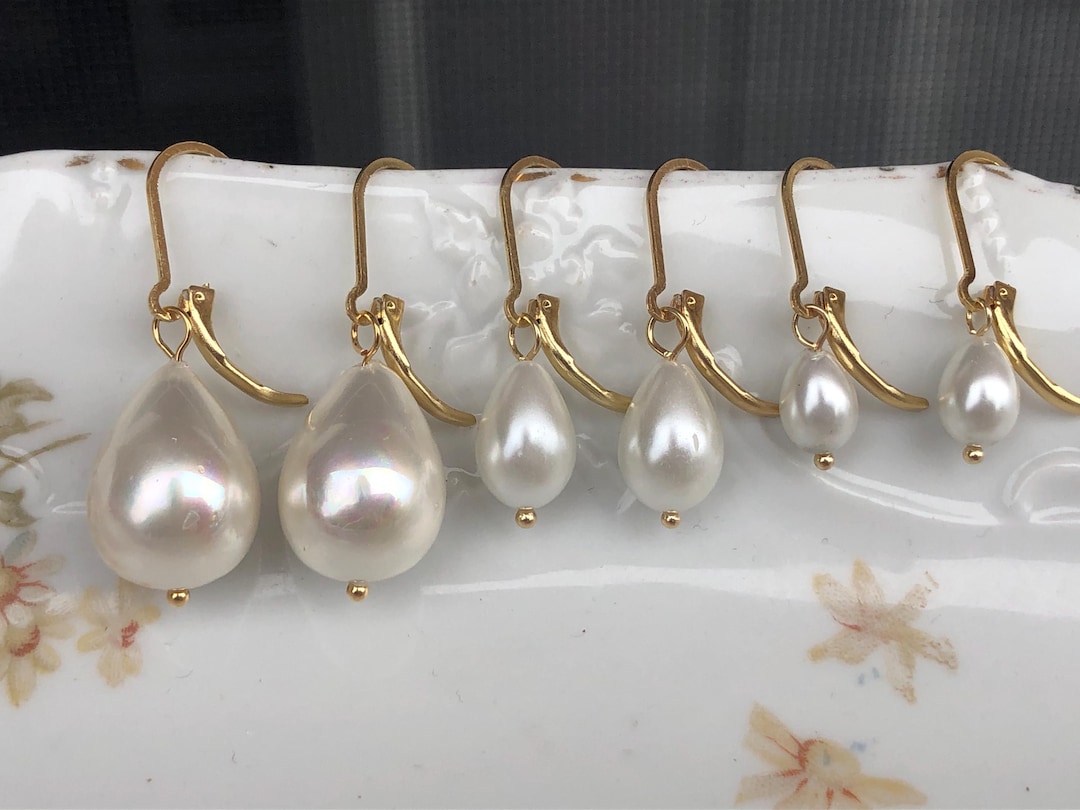 Girl With a Pearl, Vermeer Inspired Pearl Dangle Earrings: Gold & White ...