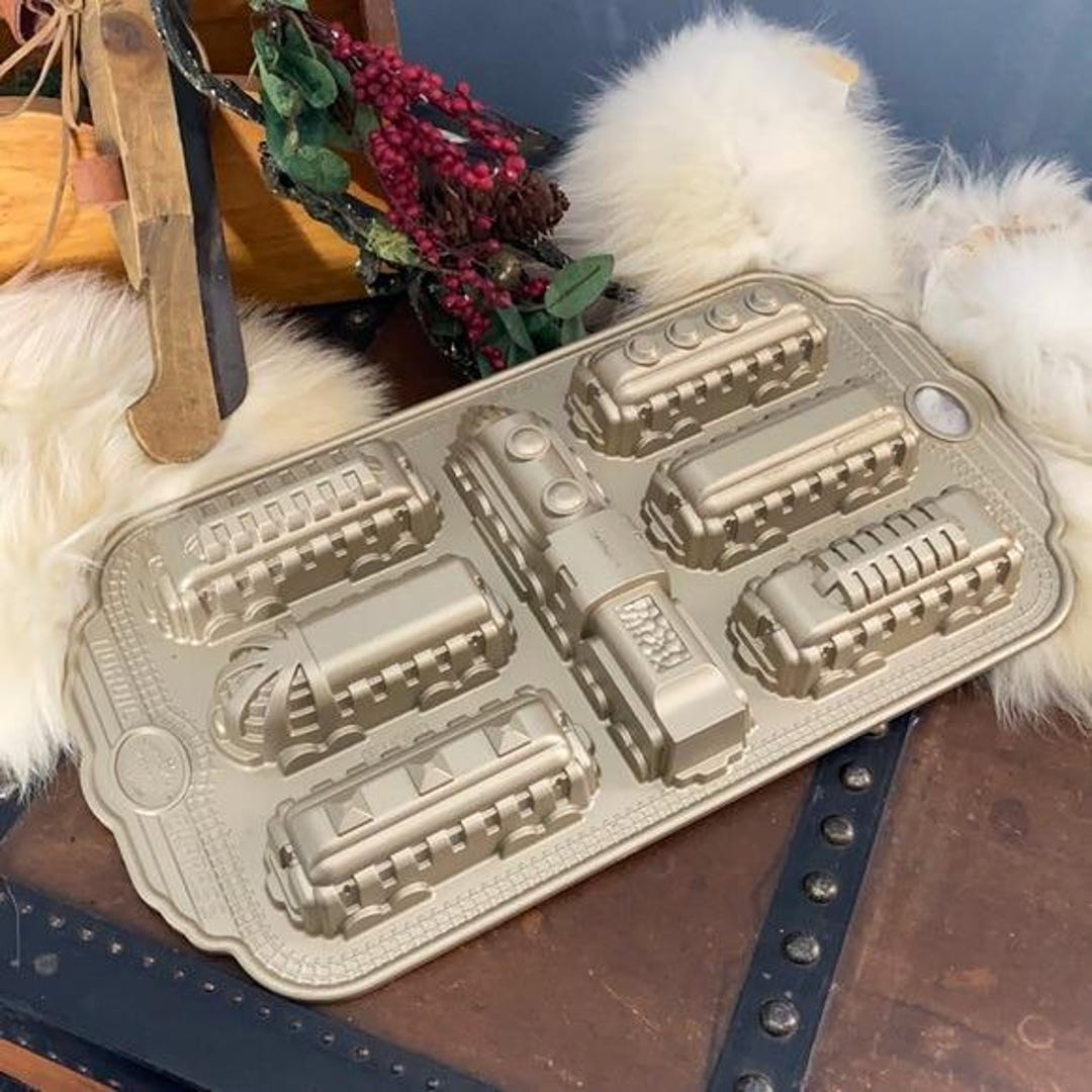 Nordic Ware Train Mold 5 Cups / 1.1 Liters Cake Pan - Vintage Baking ...