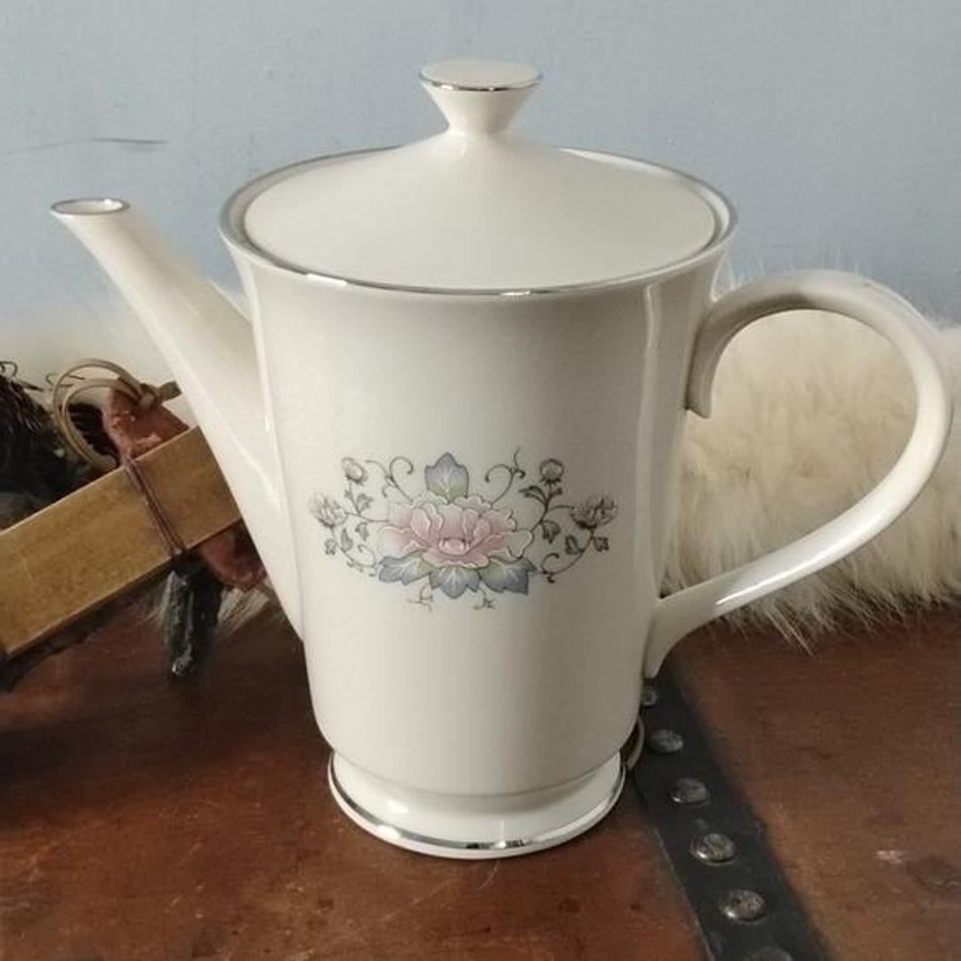 Vintage LENOX Cosmopolitan Collection Charleston Tea Pot W Lid - White ...