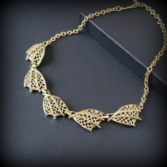 Vintage Lisner gold dragon wing link choker, chain ne… - Gem
