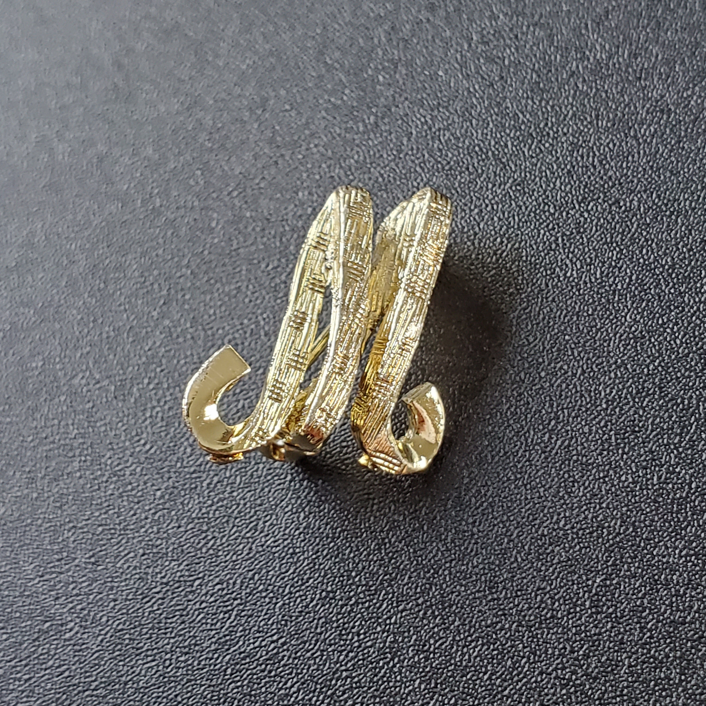Letter M brooch Gold alphabet M pin Vintage initial brooch pin | Etsy