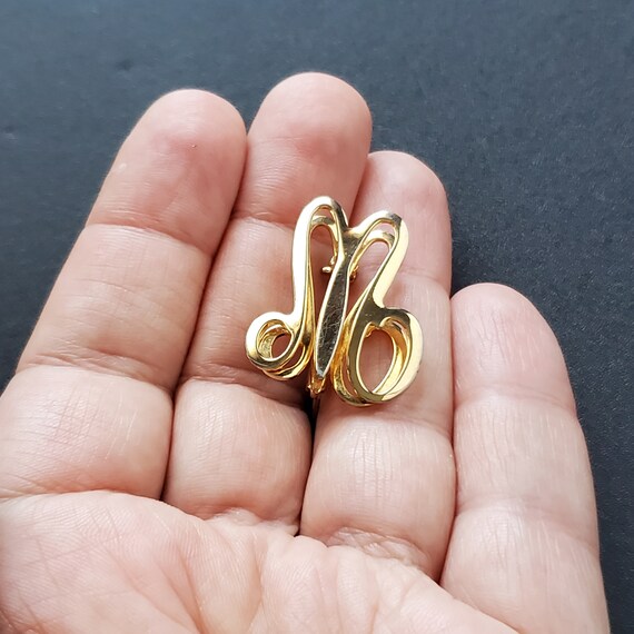 Letter M brooch Gold alphabet M pin Vintage initial b… - Gem