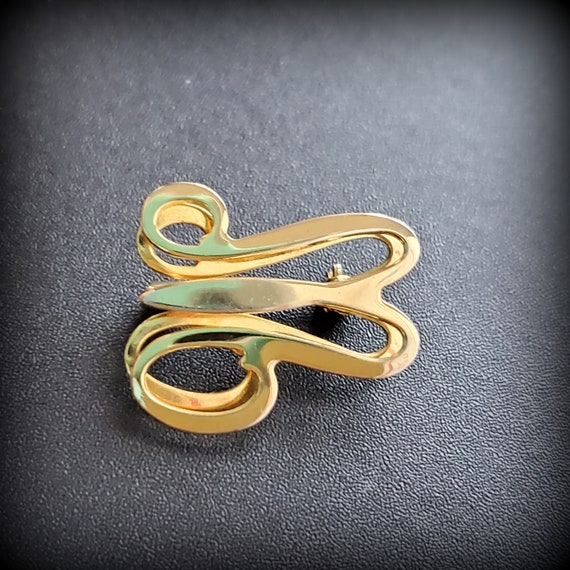 Letter M brooch Gold alphabet M pin Vintage initial b… - Gem