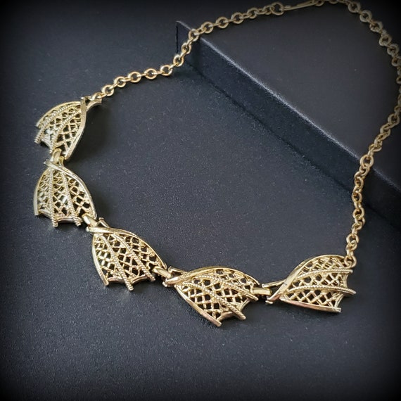 Vintage Lisner gold dragon wing link choker, chain ne… - Gem