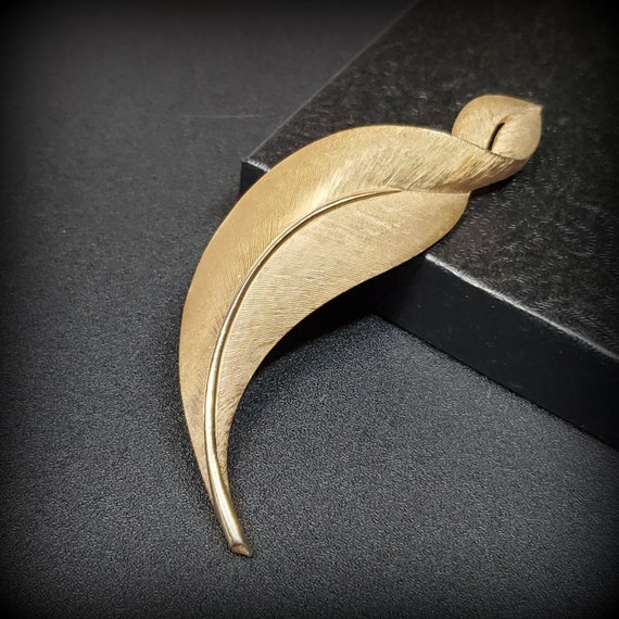 Vintage Trifari Brooch, Trifari Gold Tone Brooch, Hea… - Gem