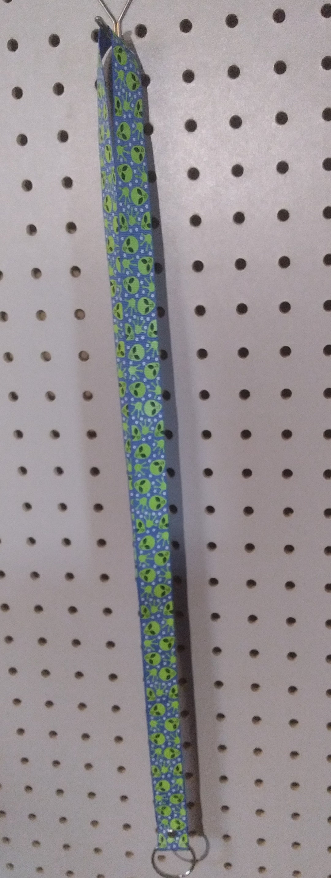 Glowing Aliens Lanyard - Etsy