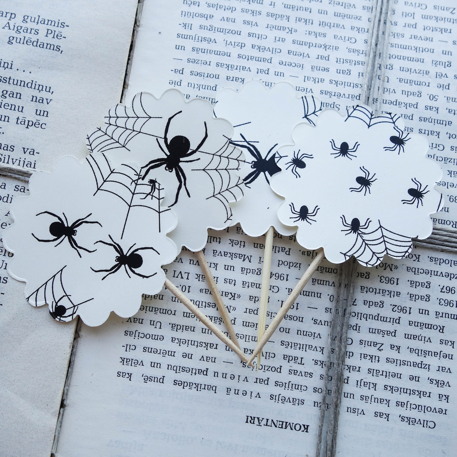 Halloween Cupcake Toppers, Spider Cupcake Toppers, Halloween Table ...