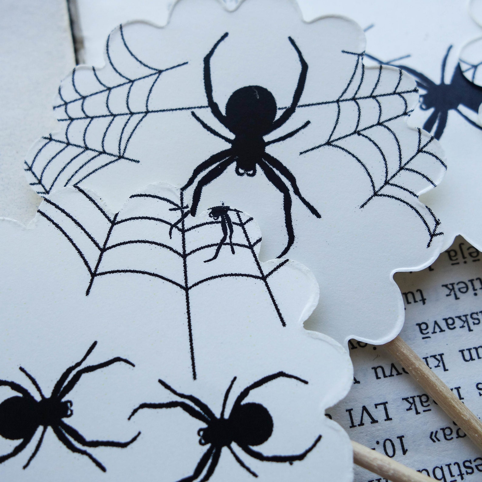 Halloween Cupcake Toppers, Spider Cupcake Toppers, Halloween Table ...