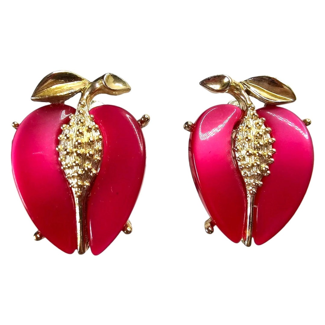 Vintage Lisner Pink Thermoset Peach Pit Clip Earrings EUC - Etsy