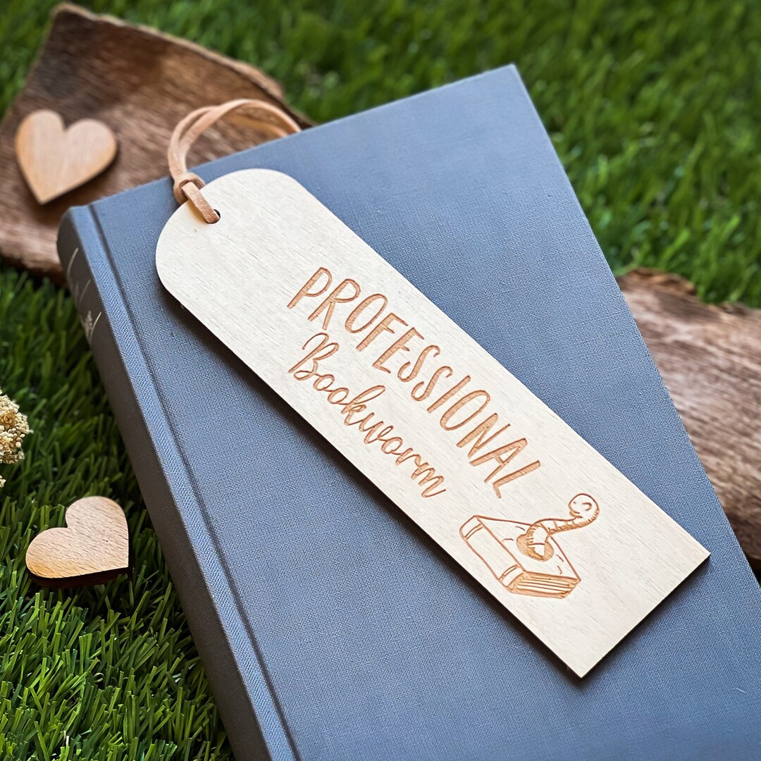 Spruchreif | Wooden Bookmark With Leather Strap | Gift for Book Lovers ...
