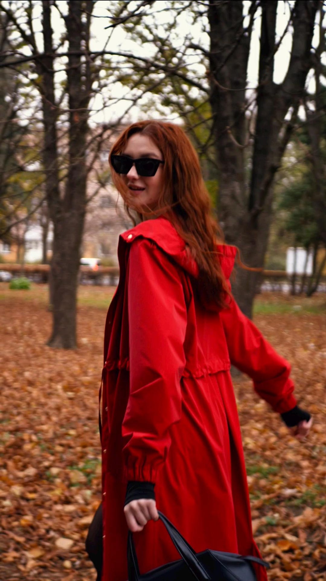 Women's Red Velvet Raincoat Modern Stylish Trench Coat for Rainy ...