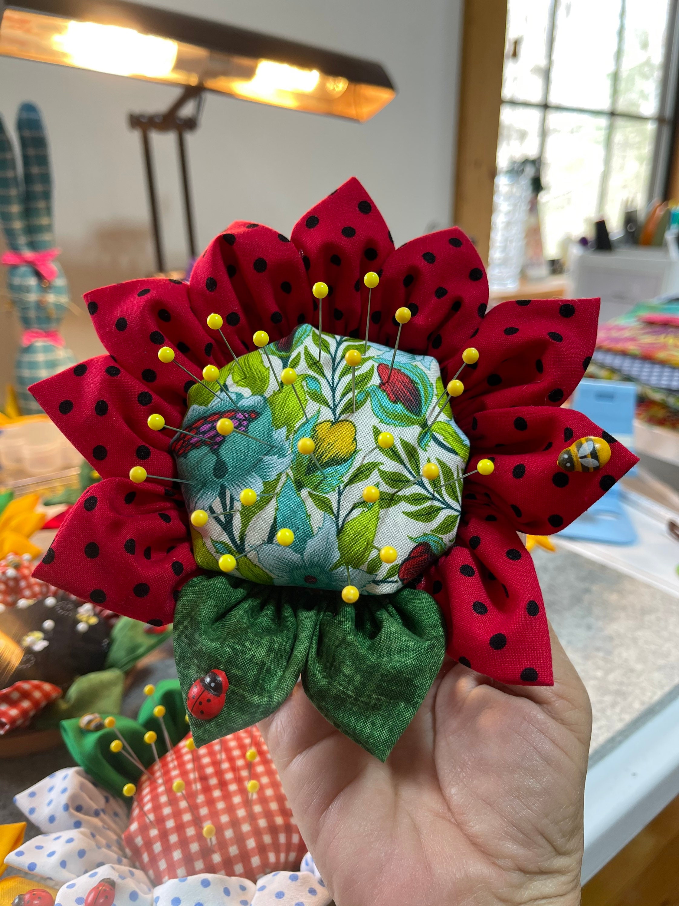 Flower pin cushion with quilting pins | Etsy