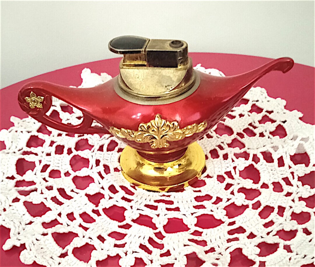 ALADDIN LAMP Red and Gold 60s Super Kitsch Table Lighter Golden Metal ...