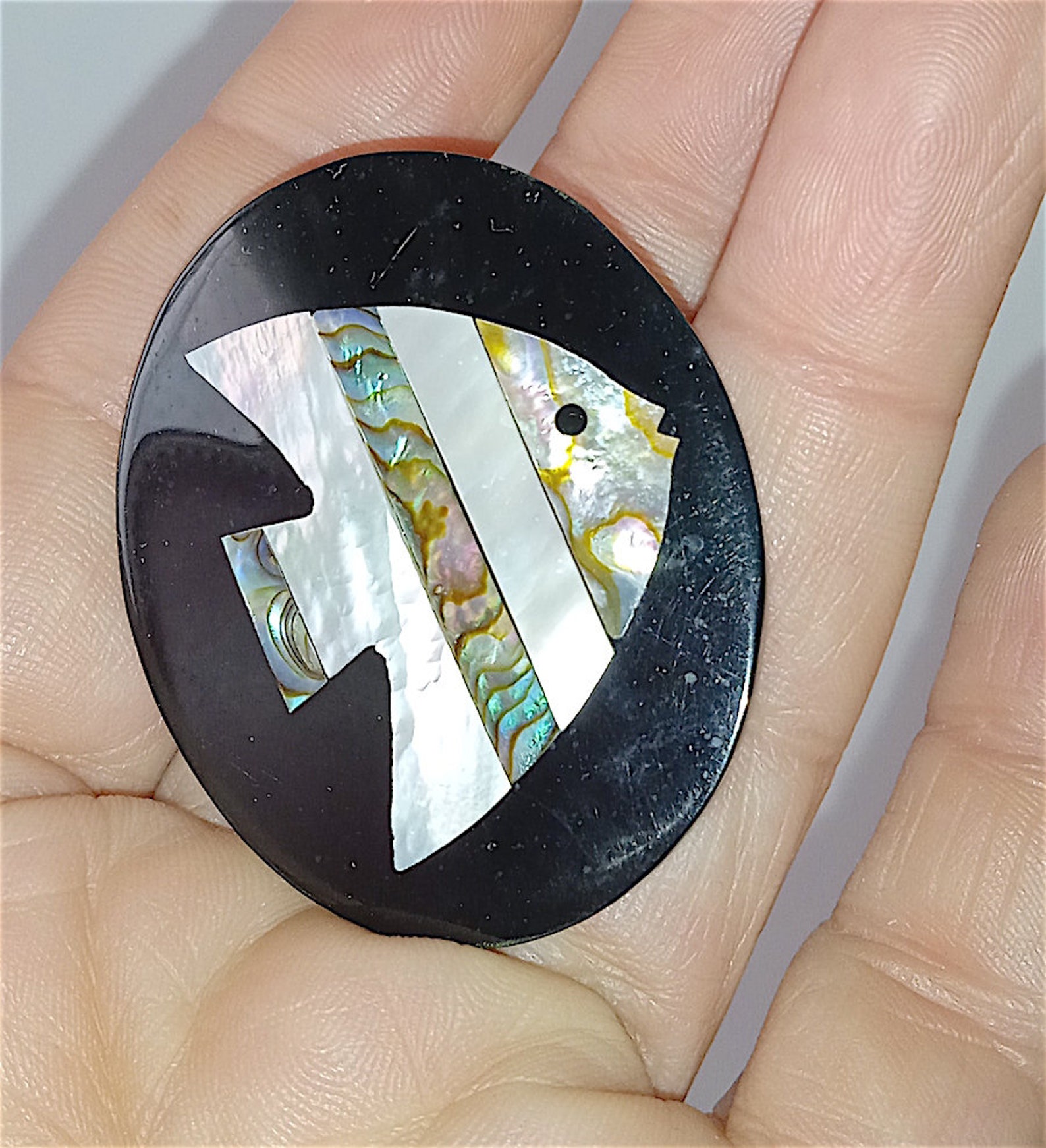 FISH PESCE 80s Italy Plastic and Nacre Shell Pin Brooche Badge Plastic ...