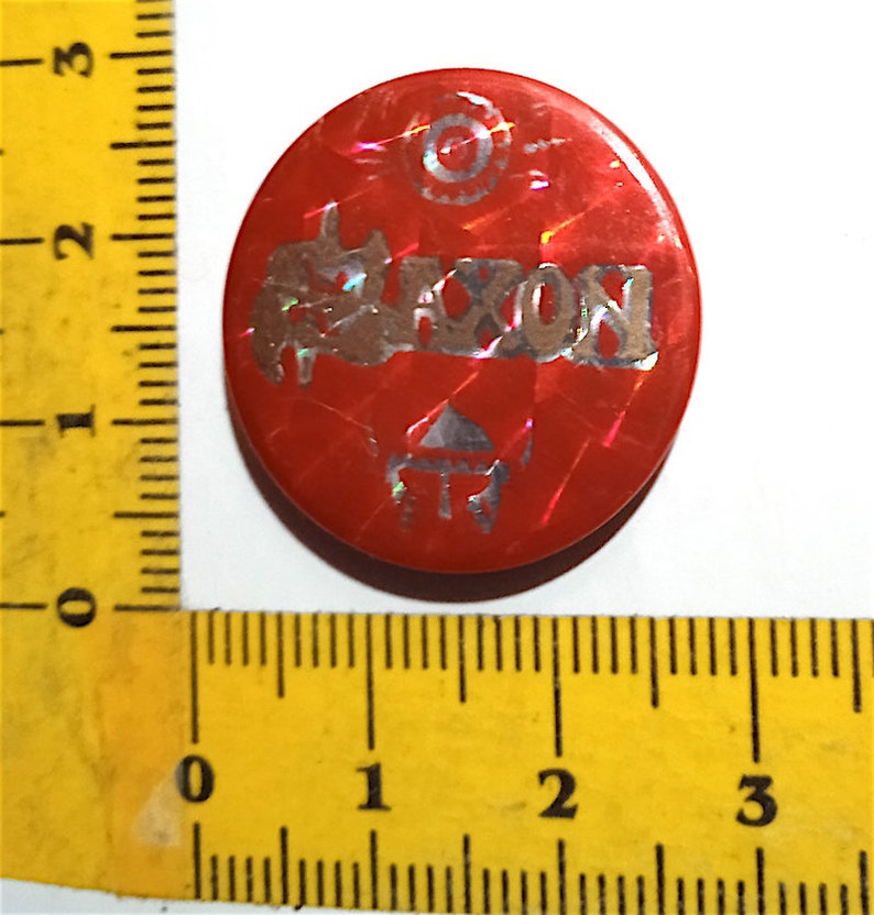 SAXON 70s Beautiful Metal Button Pin Vintage Original - Etsy