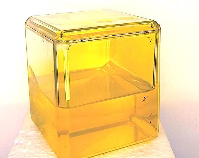 Beautiful Plastic Cube With Gel Bubble Movement 80s Paperweight Italian ...