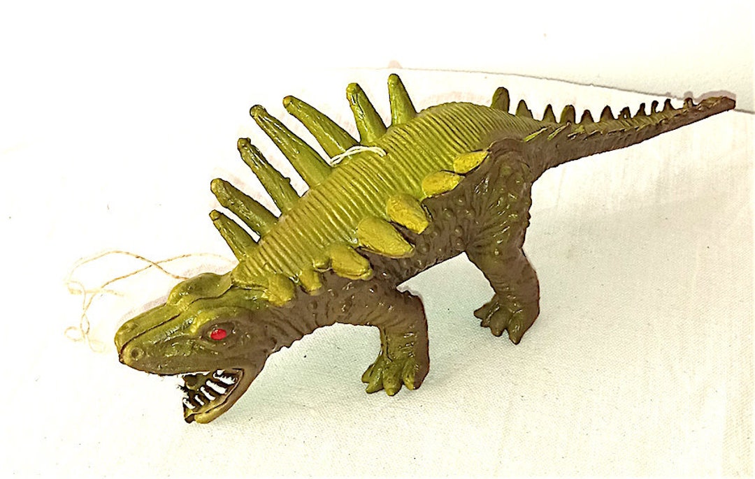 DINOSAUR - MONSTER Chinasaur Kaiju 70s HK Hard Rubber Figure With ...
