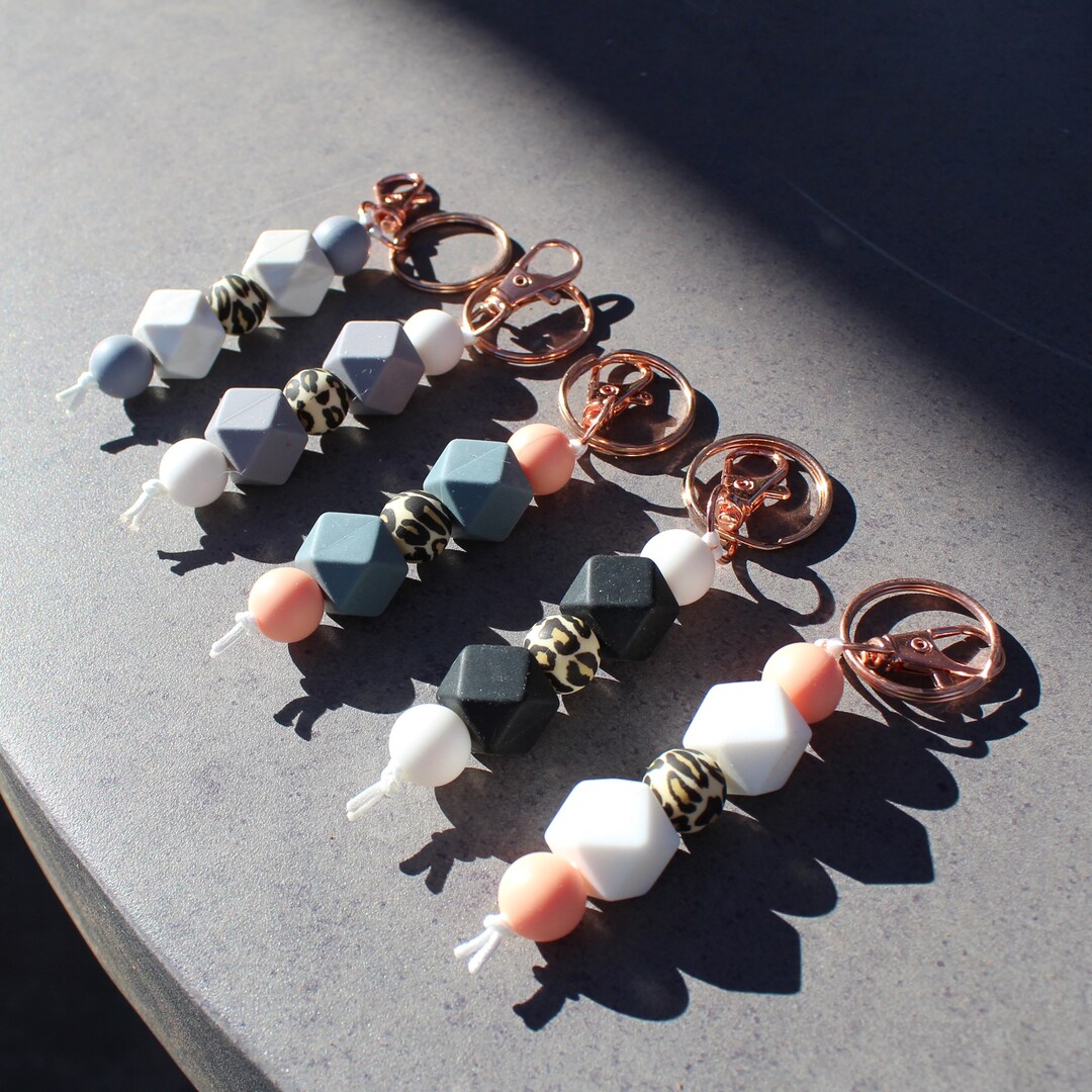 Leopard Glam Keychain: Stylish Handmade Rubber Bead Accessory With a ...