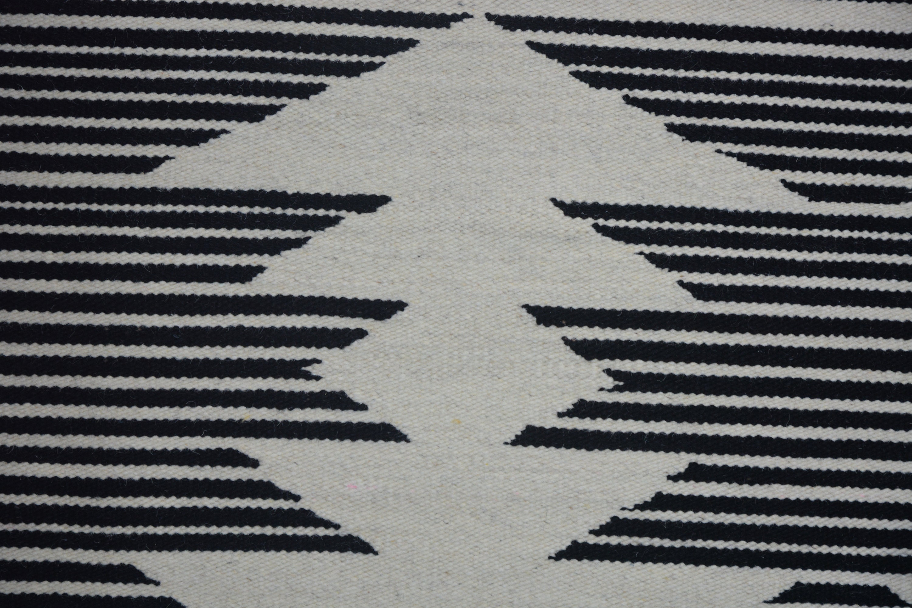 5'6 X 8' Rug Hand Dhurrie punja Weave Black White Wool Area Rug BLACK ...