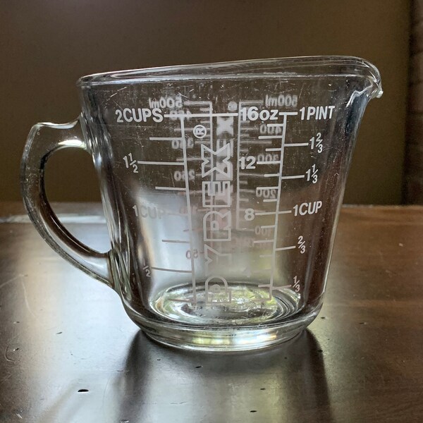 Vintage Pyrex Measuring Cup - Etsy