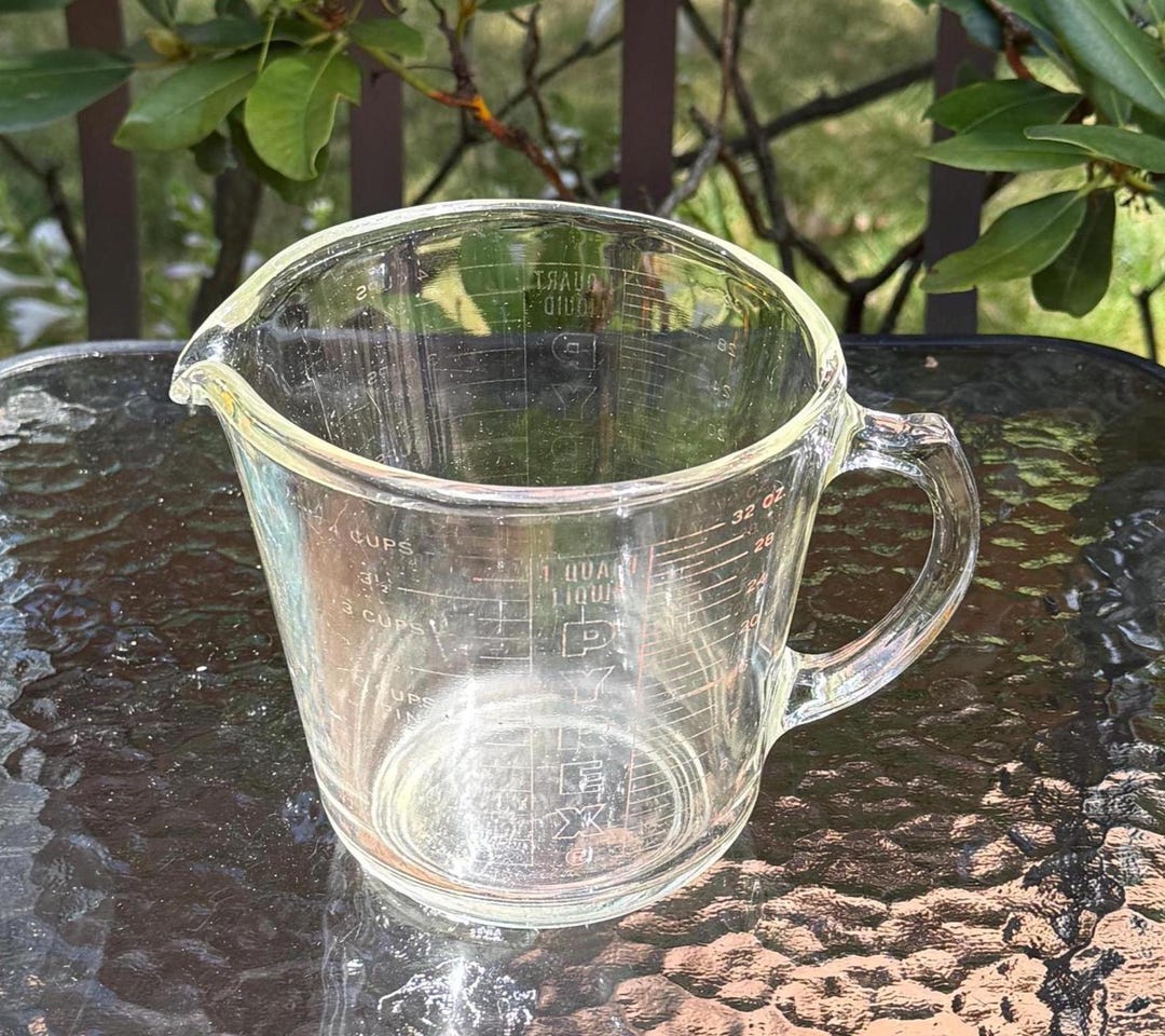 Vintage Pyrex D Handled 4 Cup Measuring Cup - #532 - No Metrics - Fair ...