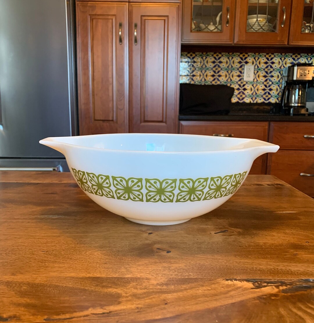 Vintage Pyrex Verde Pattern Cinderella Bowl - #444 - Green on White - 4 ...