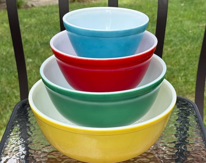 Vintage Set of 4 Pyrex Primary Colors Mixing Bowls - Circa 1950s ...
