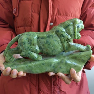 Natural Green Jade Carved 12 Zodiac Year Tiger Animal Lucky Sculpture ...