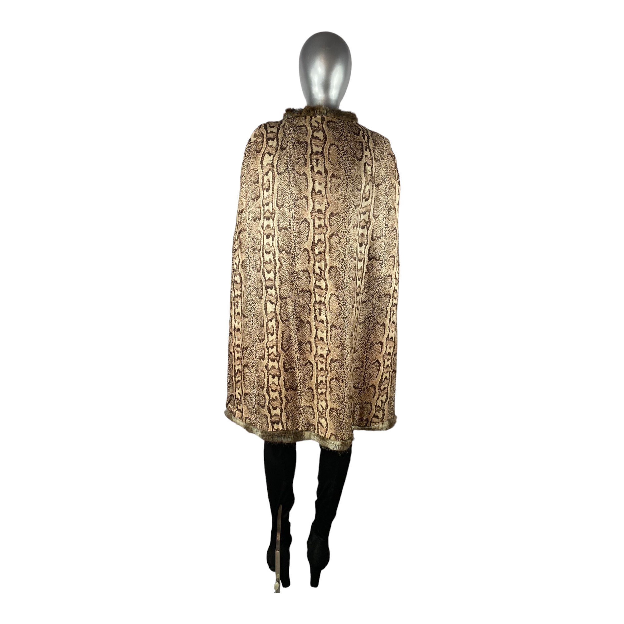 Muskrat Cape With Lynx Trimmed Hood, Size M, Certified Vintage Fur W ...