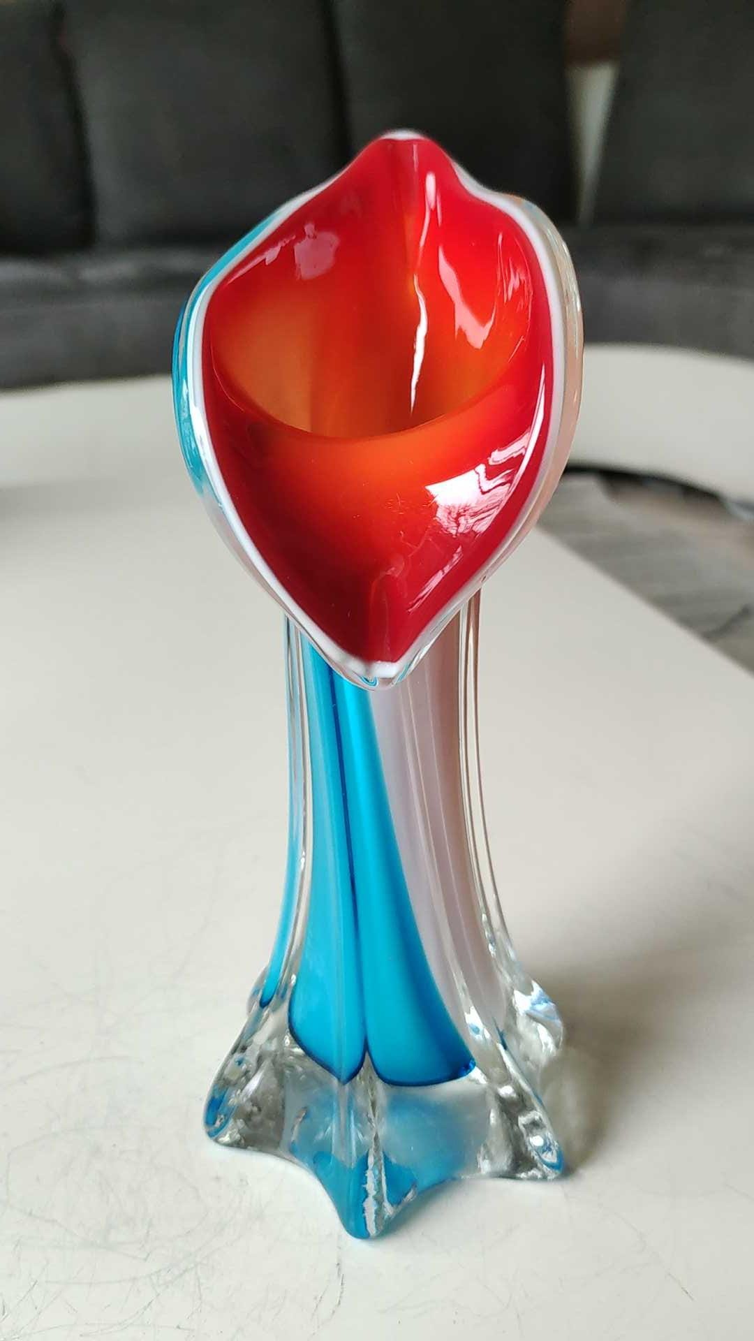 Designer Single-flower Vase in the Shape of an Arum Flower, "jack in ...