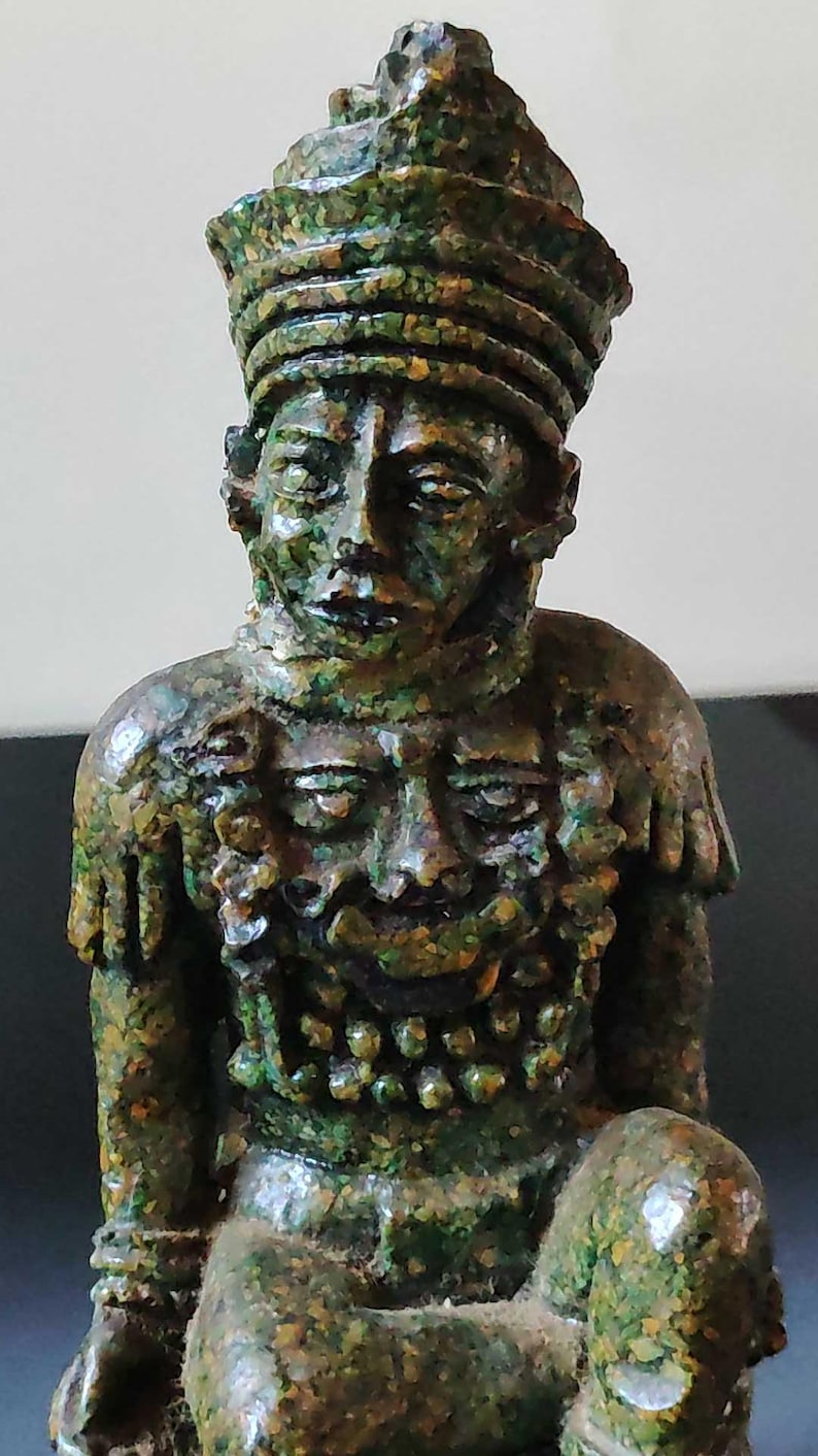 Figurine / Sculpture Aztec / Mayan Warrior in Crushed Malachite Stones ...
