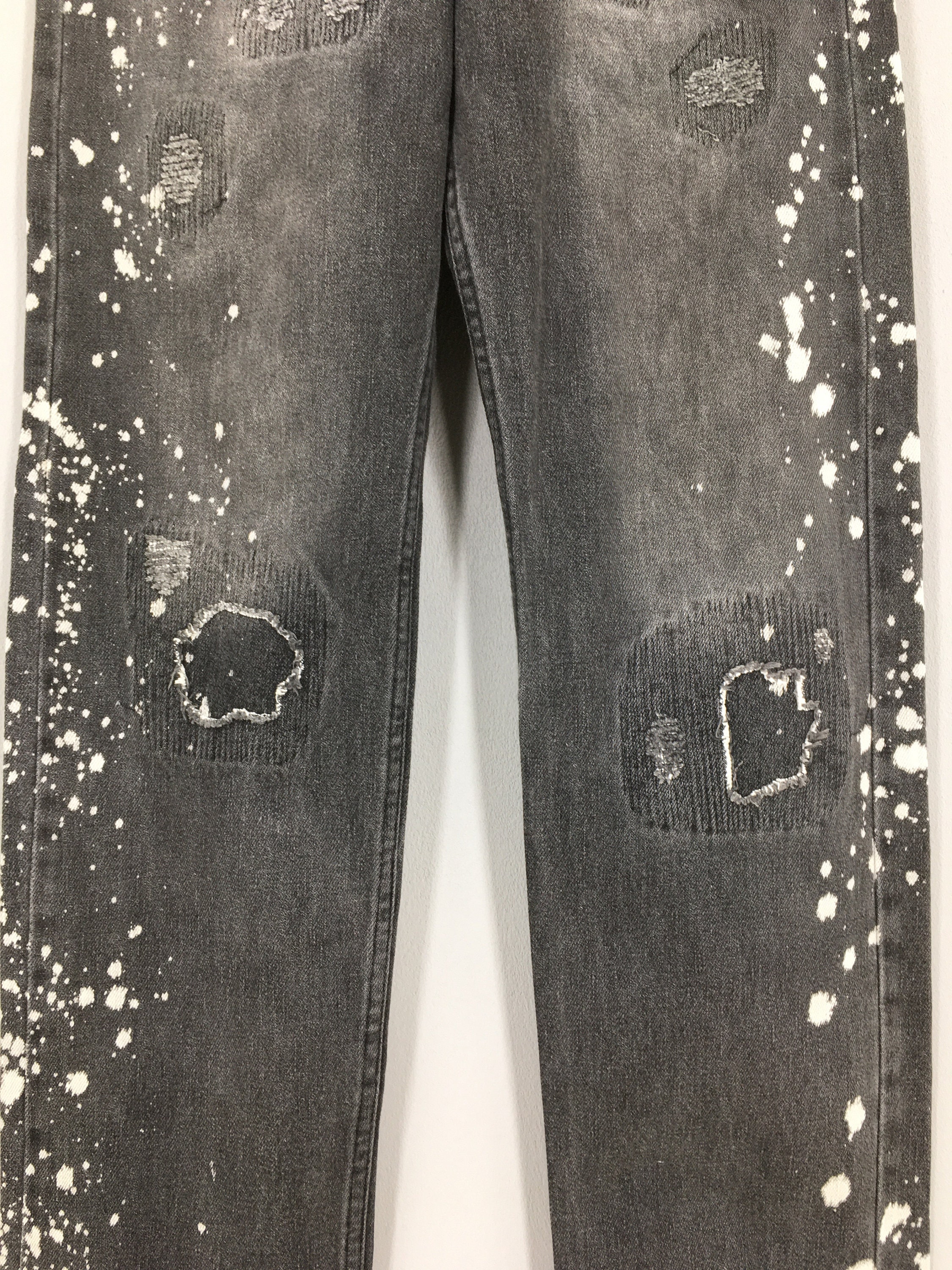 Size 29x32 Movin Japan Splatter Painter Jeans Distressed Size 29x32 Movin Japan Splatter Painter Jeans Distressed