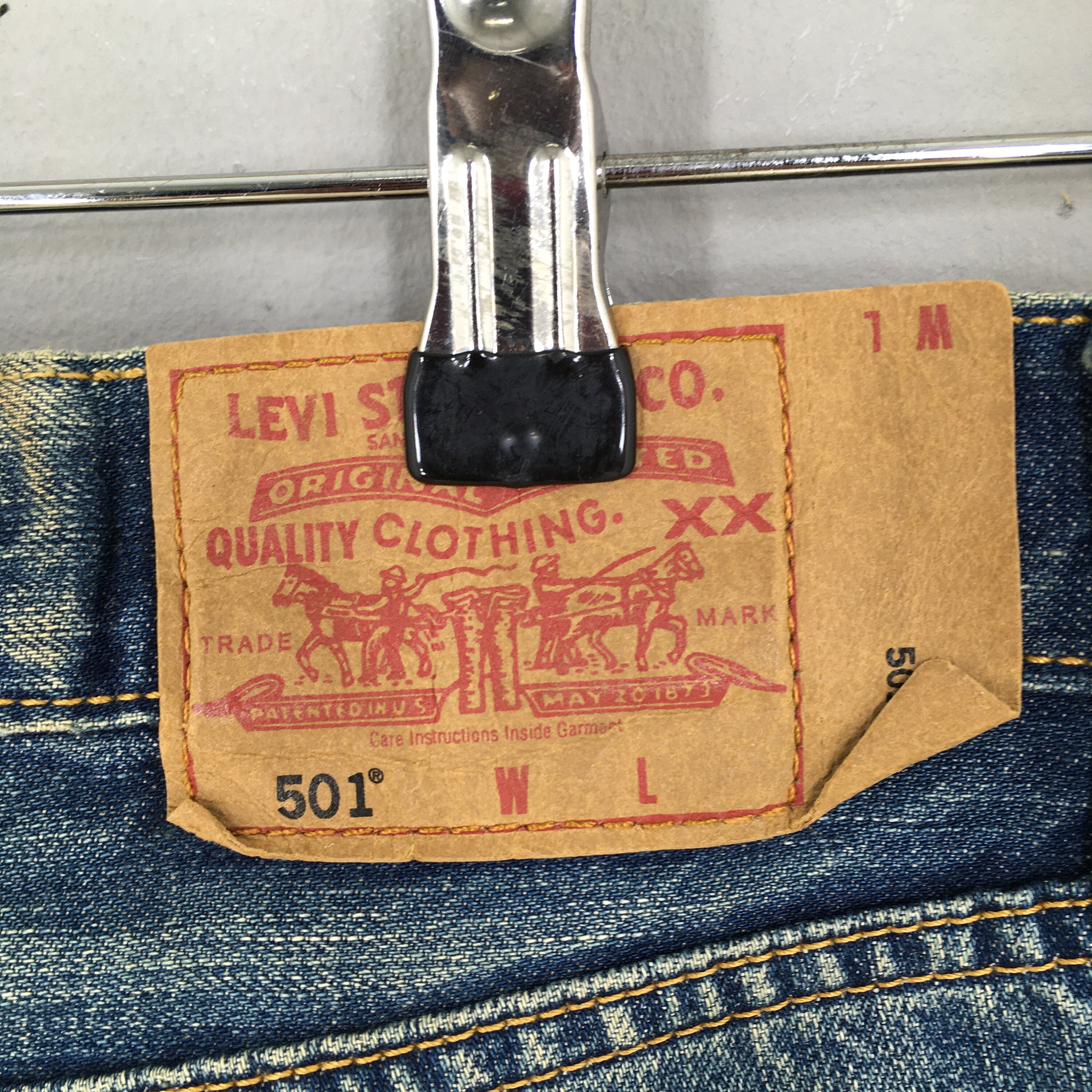 Size 28x28 Vintage Levi's 501 Blue Jeans Levi's Faded Dirty Size 28x28 Vintage Levi's 501 Blue Jeans Levi's Faded Dirty