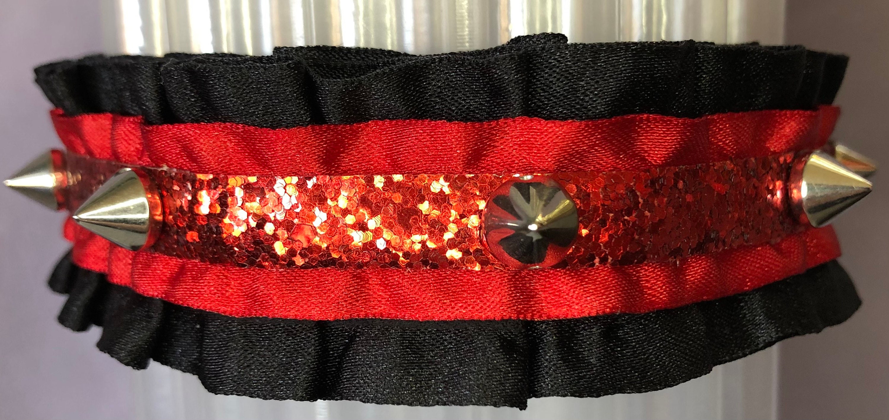 Black& Red Spiked Ribbon Collar - Etsy.de