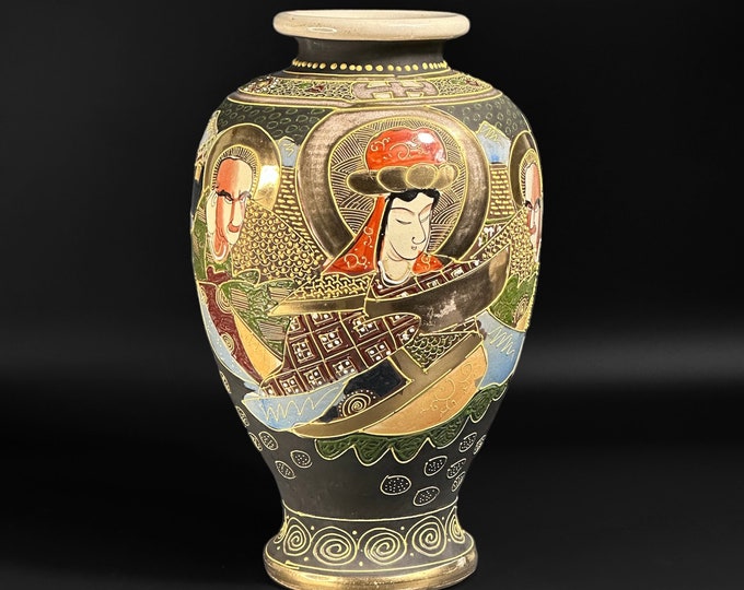 Vintage Japanese Satsuma Style Vase With Hand Painted Moriage and Gold ...