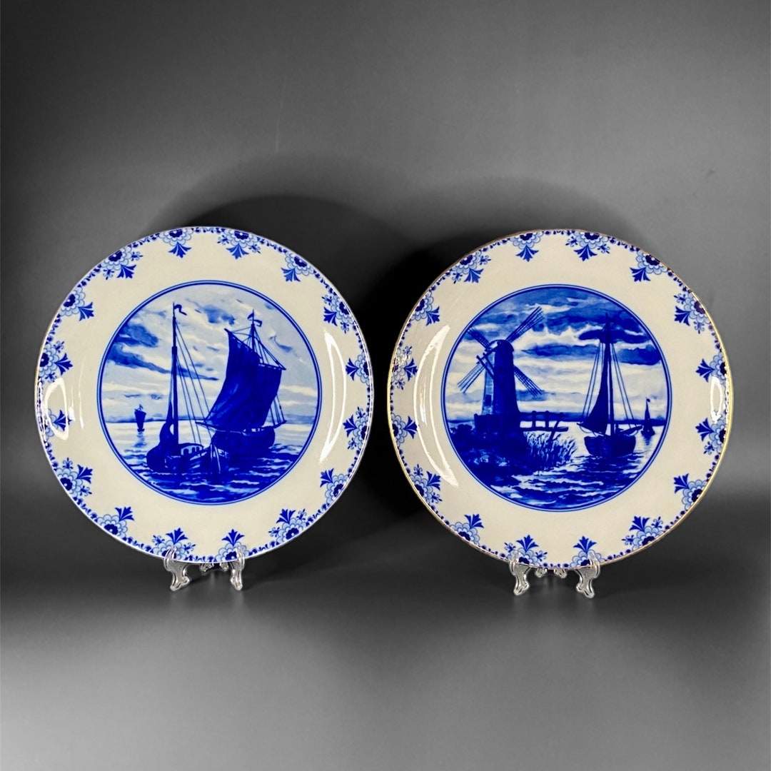 1964, GDR, Wallendorf W 1764, Pair of Vintage Collection Plates, Cobalt ...