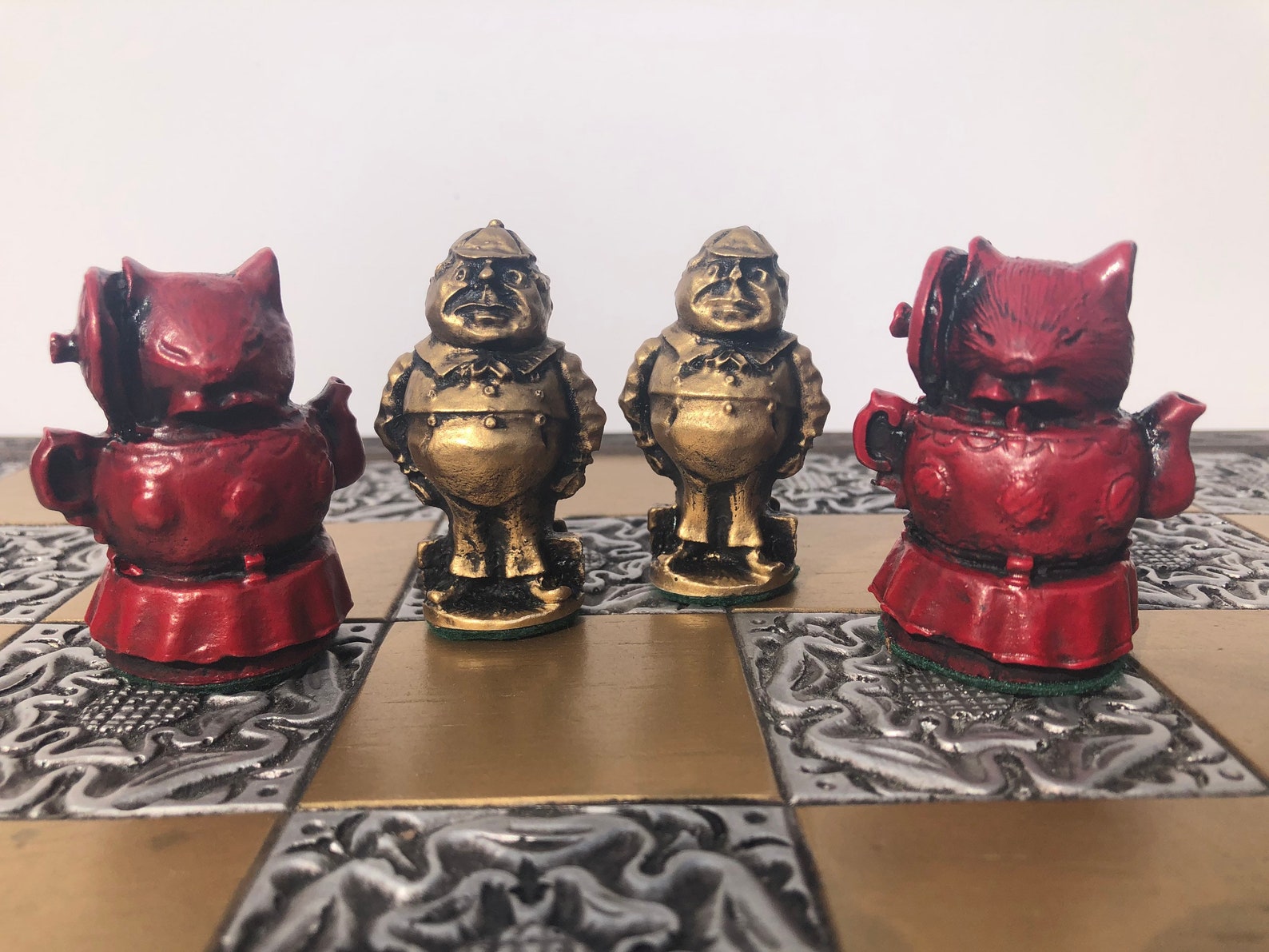 Alice in Wonderland Chess Set - Through the Looking Glass Chess Set ...